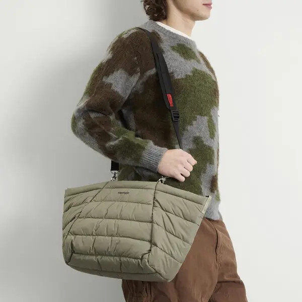 Topologie Marche Tote Medium - Moss Puffer | Editorialist